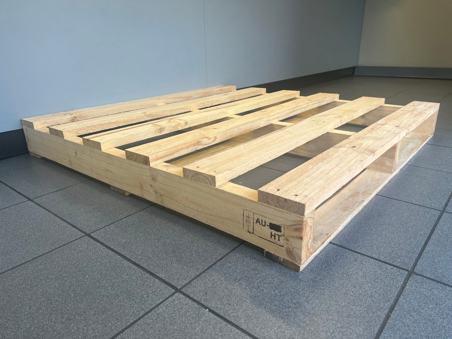 Buy Light / Medium ISPM15 Pallet online from Cheap Pallets Online